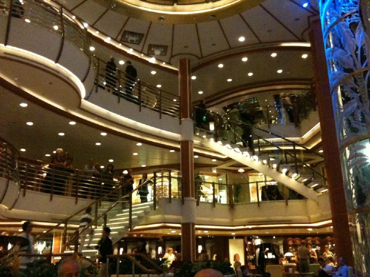 Photo 049... Cruise Ship Piazza